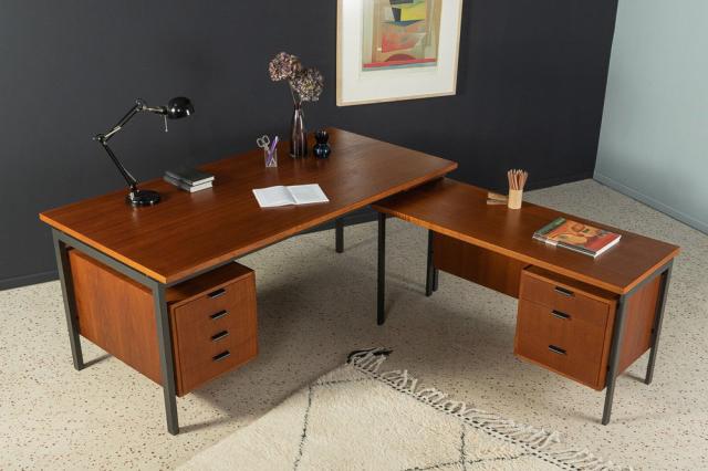 Mid-Mod Desks—Pamono Stories