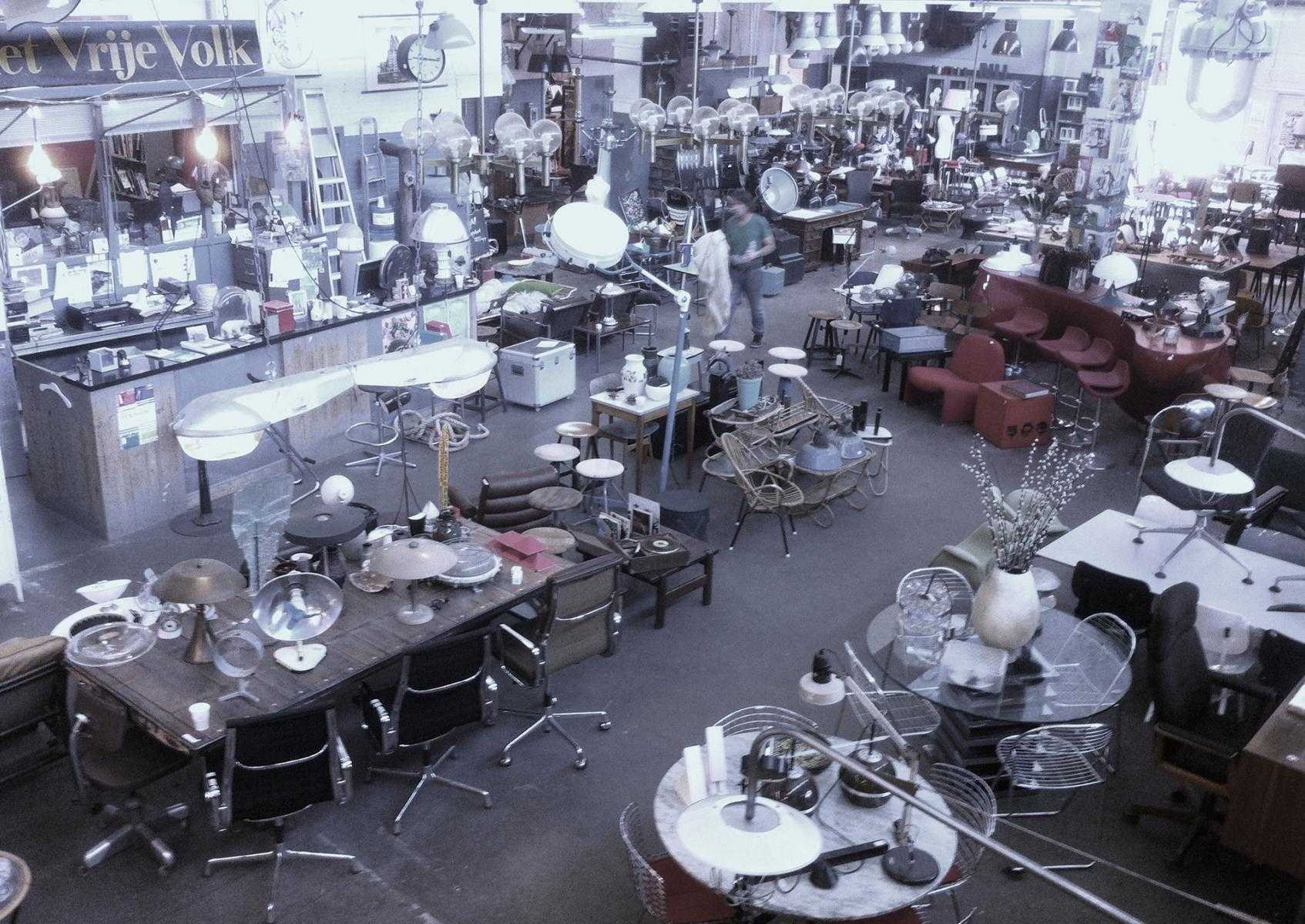 Neef Louis Design Online Shop | Shop Furniture/Lighting/Design at PAMONO