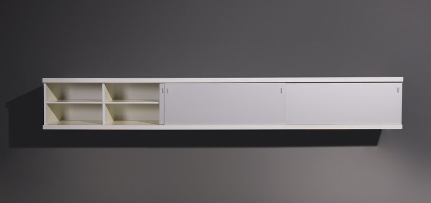 Horizontal wall cabinet store