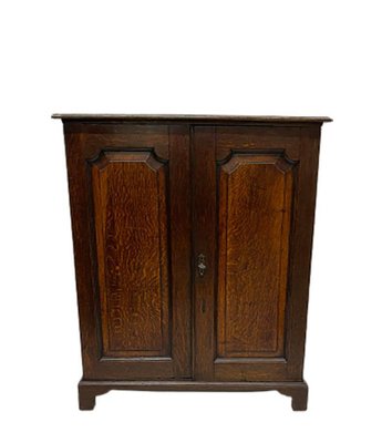 Small English 2 Doors Oak Wall Cupboard 1820s