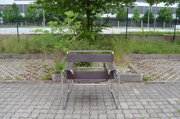 Vintage Dark Brown Leather B3 Wassily Chair by Marcel Breuer for Gavina for sale at Pamono