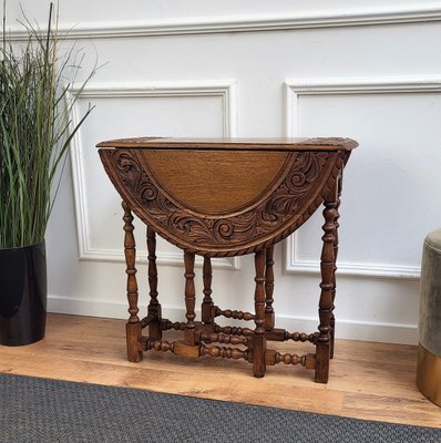 Oval Drop Leaf Side or Coffee Table with Carved Bobbin Barley Legs Italy 1960s