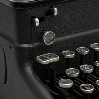 Royal Antique Typewriters Worth