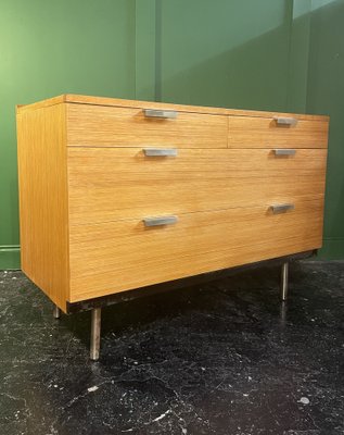 Cassettiera Mid Century moderna di John Sylvia Reid per Stag anni 50 in vendita su Pamono