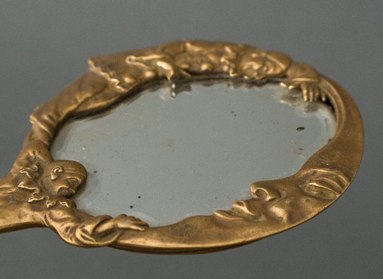 Mirrors Face To Face