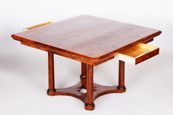 Yew Dining Room Furniture