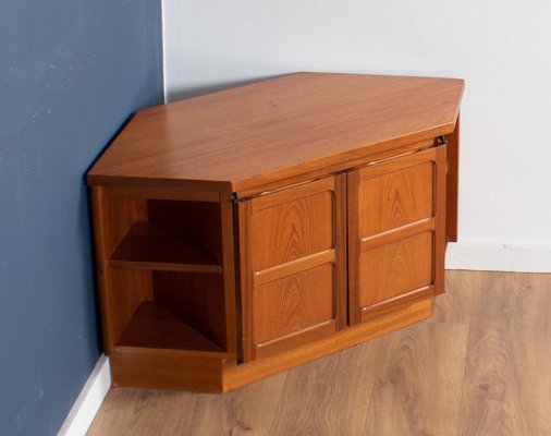 Teak 1960er Nathan Squares Eck TV Schrank Beistelltisch Tischlampe bei Pamono kaufen