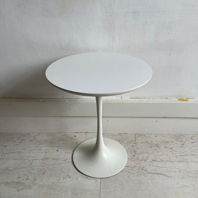 White Arkana Tulip Round Occasional Table