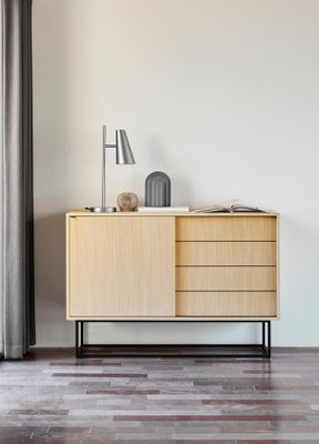 WeiBes Virka High Sideboard aus Eiche von Ropke Design und Moaak