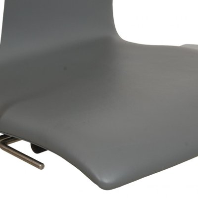 Tall Backed Oxford Office Chair in Grey Leather by Arne Tall Backed Oxford Office Chair in Grey Leather by Arne