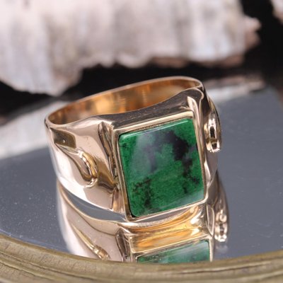 Franzosischer Siegelring aus 18 Karat Gelbgold mit Maw Sit Sit Jade 1930er