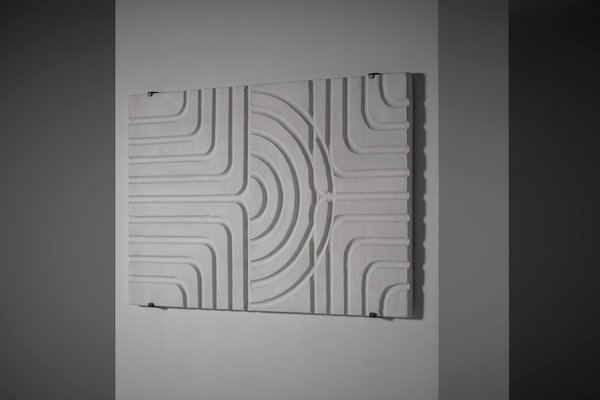 Pared Blanca Con Relieve