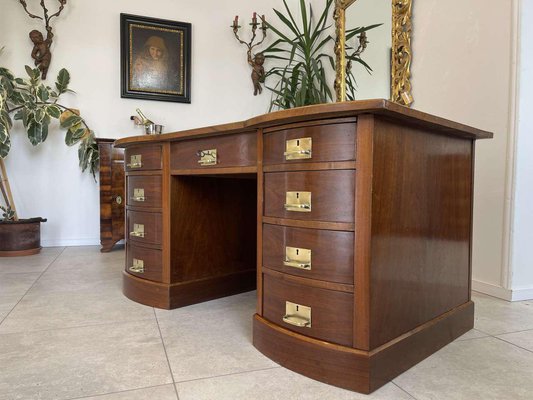 Freestanding desk drawers store