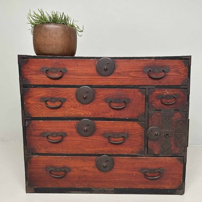 Tansu dresser store