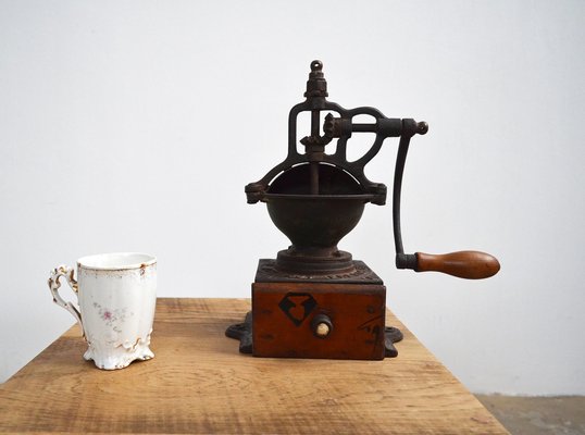Vintage style coffee grinder store