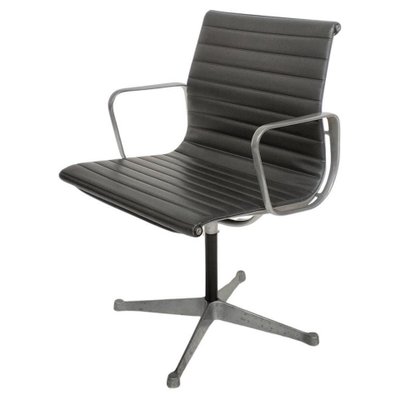 Aluminium Stuhl Ea108 von Charles Ray Eames fur Herman Miller 1960er