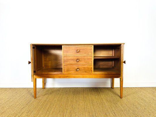 Credenza vintage in noce di Gordon Russell Scandinavia anni 60 in vendita su Pamono