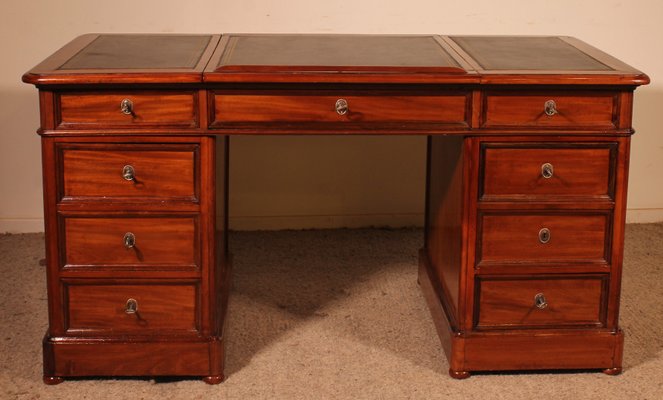 19th Century Mahogany Pedestal Desk for sale at Pamono