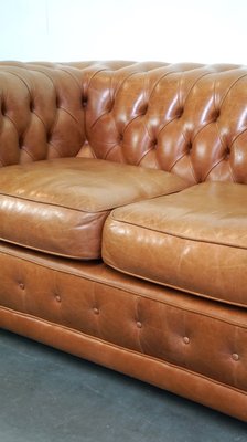 English Light Brown Cream Colored Leather Chesterfield 2 Seater Sofa for sale at Pamono