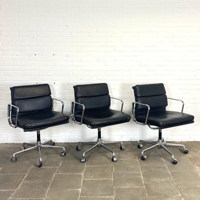 Vitra EA 217 Soft Pad Office Chair
