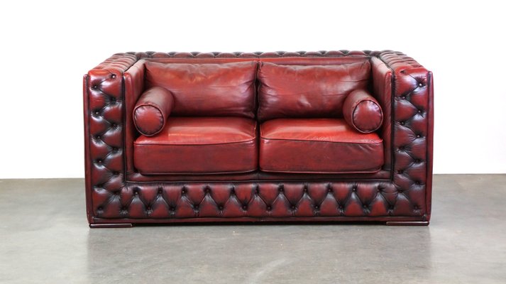Red 2 seater couch store