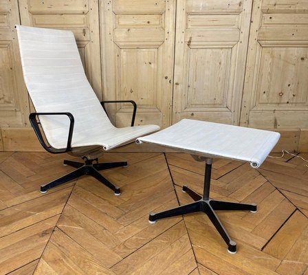 Aluminium Sessel EA124 und EA125 Ottoman von Herman Miller