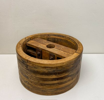 Wooden pulley wheels store