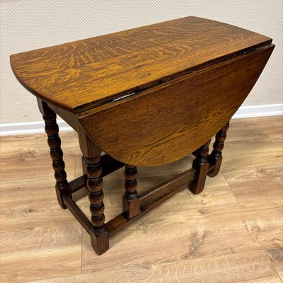 Small English Folding Table in Oak 1890s