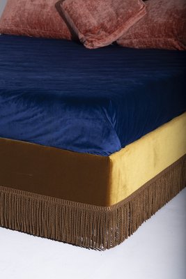 Vintage velvet bed store