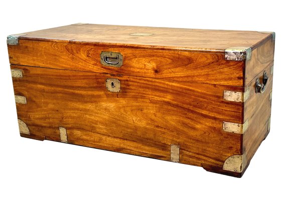 Small wooden trunk store