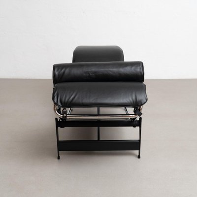 Corbusier daybed store