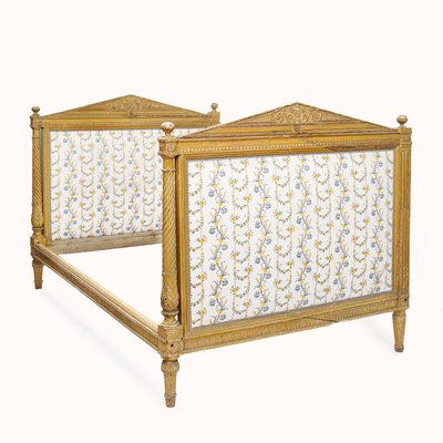 Carved daybed frame store