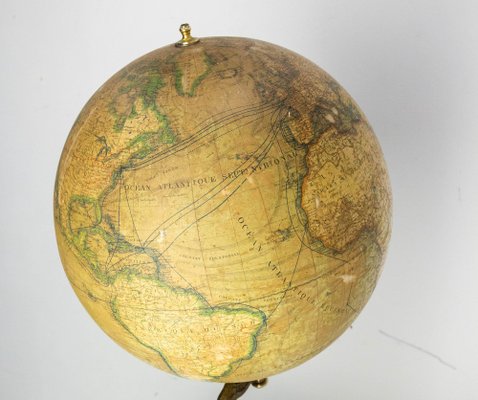 Planet Earth In French