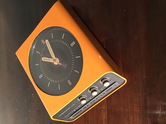 Modern Clock Radio