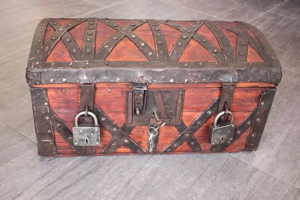 Old Locked Chest