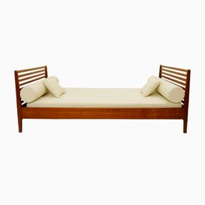 Shop Vintage Daybeds | Online at Pamono