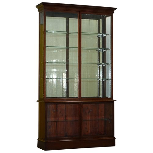 Mueble para tienda de mercería victoriana con puertas esmaltadas en ...