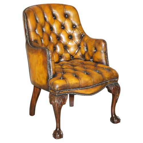 Butaca Chesterfield de cuero marrón con patas en forma de garra en ...