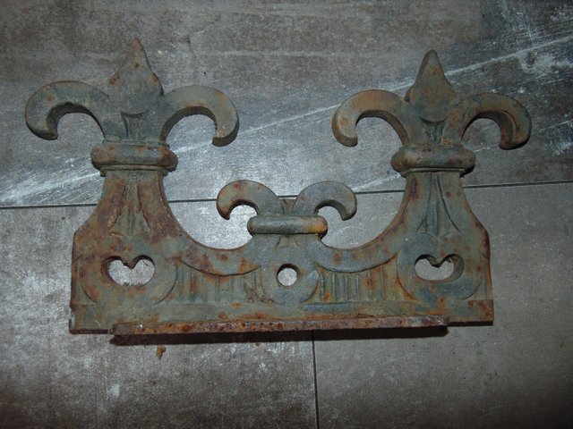 Antique Forged Cast Iron Hill for sale at Pamono