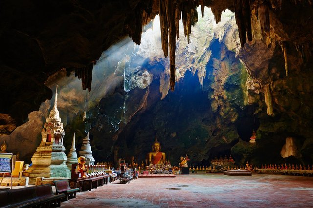 Tuul & Bruno Morandi, Thailand, Petchaaburi, Yai Suwannaram Buddhist ...