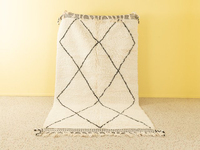 Vintage Berber Beni Rug for sale at Pamono