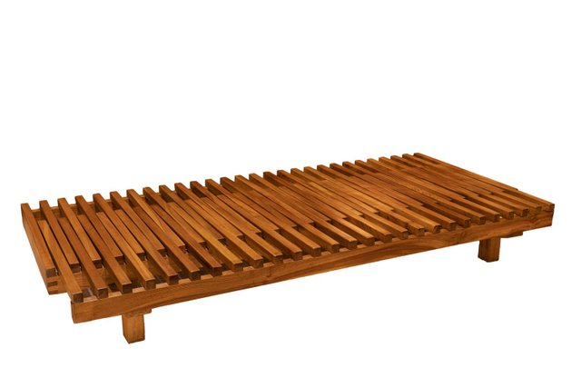 L07A Bank mit Rollen aus massivem Ulmenholz von Pierre Chapo, 1963 bei ...