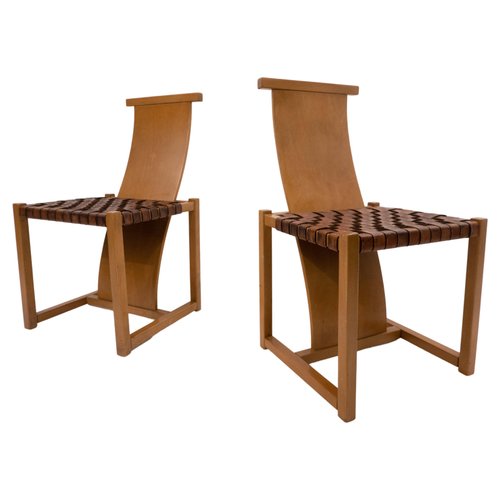 Mid-Century Modern Stuhl aus Holz und Geflochtenem Leder von Alvar ...