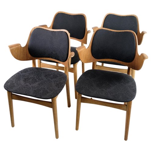 Model 107 Armchairs in Oak and Teak in the style of Hans Olsen, Set of ...