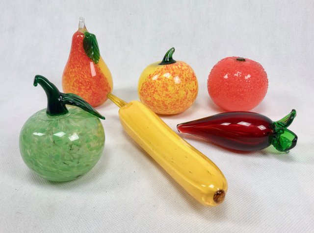 Mid-Century Art Glass Fruits, 1970s, Set of 6 for sale at Pamono
