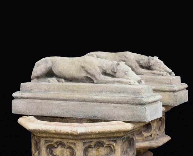 Sleeping Gatekeeper Dog Figurines in Stone, Set of 2 for sale at Pamono