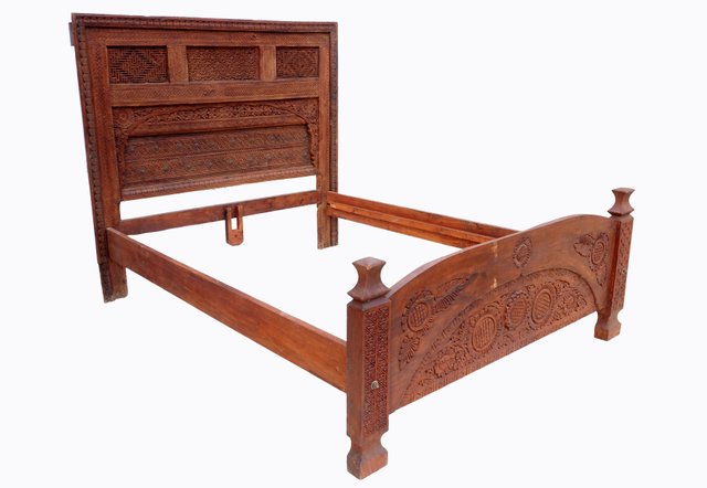 Vintage Cedar Double Bed, Swat-Tal, Pakistan for sale at Pamono