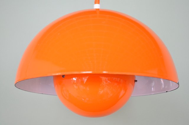 Lampada a sospensione Flower Pot VP1 di Verner Panton per Louis Poulsen ...