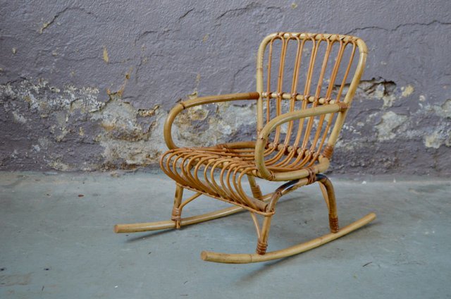 Rocking Chair pour Enfant Vintage en Rotin en vente sur Pamono