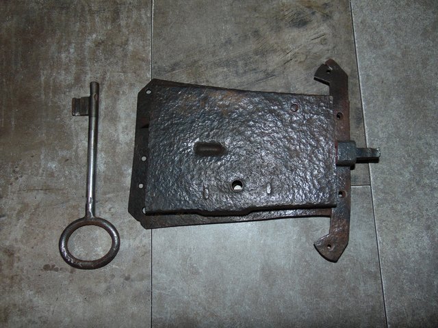 18th Century Baroque Castle Key for sale at Pamono